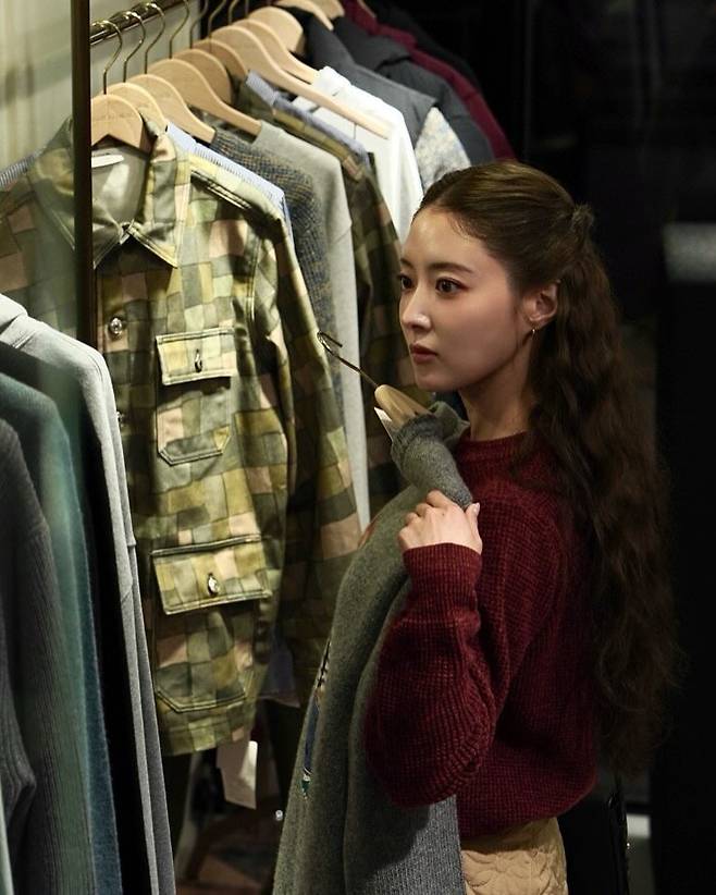 이세영니트패딩스커트 입고 크리스마스 분위기 물씬 라이프업