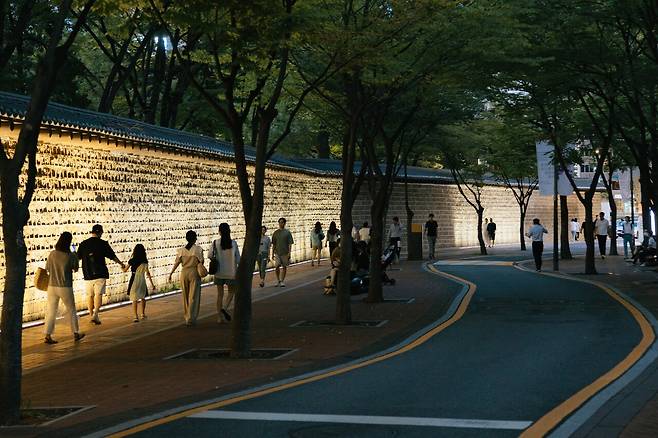 덕수궁 돌담길 따라 가을 단풍 즐겨볼까” 가을 명소로 꼭 들러야할 서울 여행지 인포매틱스뷰 세상모든여행정보