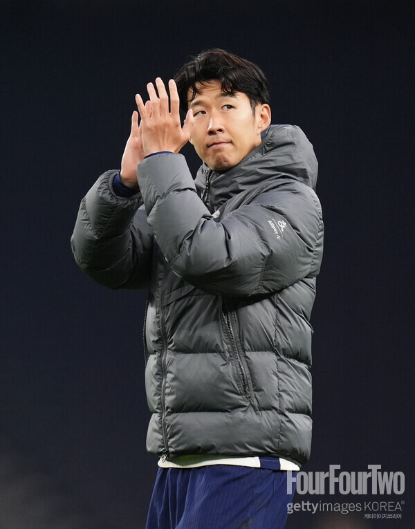 계속 그가 필요해” 포스텍 감독손흥민 훈훈한 포옹으로 ‘해피엔딩