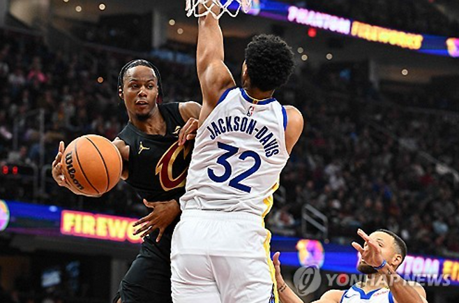Nba 전반전 종료 점수 83 42→美친 화력 Cle 커리 12점 묶고 Gsw 대파개막 10연승