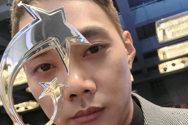 미혼남인 줄 알았는데 ‘깜짝 결혼 발표한 개그맨 셀럽스케치