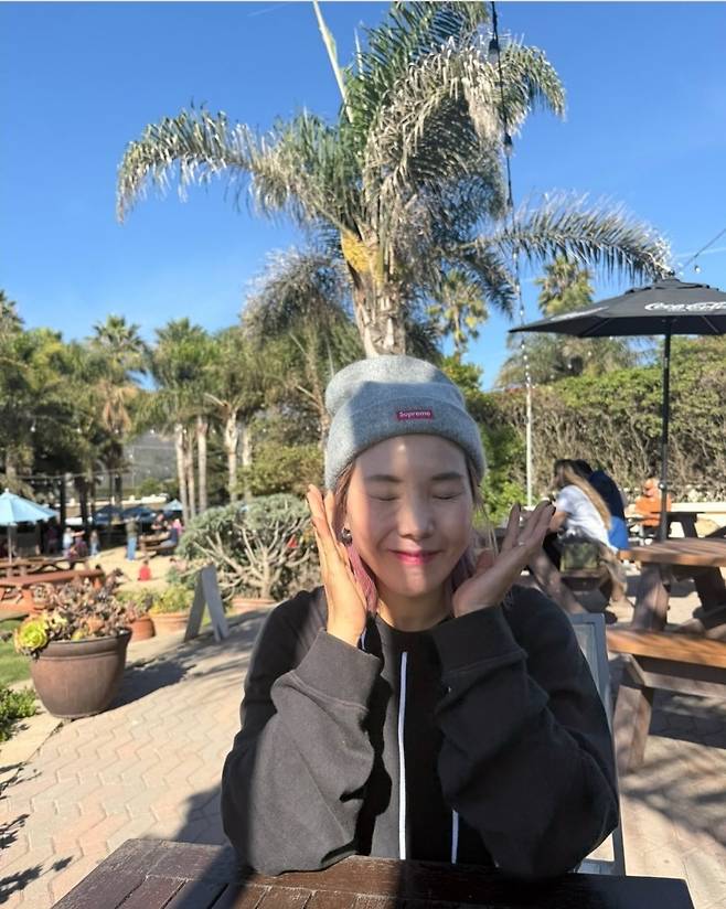 신봉선 11kg 감량 후 레깅스도 자신감 넘쳐 극세사 보디 비니 스웻셔츠 여행룩 뷰티는 내운명