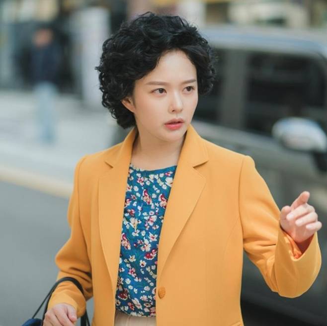 전세계 흥행한 한국 영화 리메이크에 새로운 주인공인 대세 여배우 필더무비