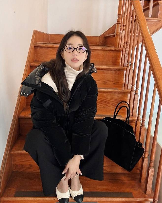 기은세 40대도 숏패딩 차분한 목폴라에 슬랙스 드뮤어룩 뷰티는 내운명