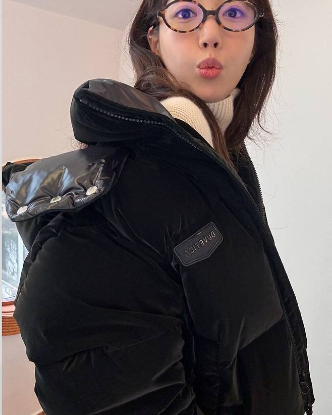 기은세 40대도 숏패딩 차분한 목폴라에 슬랙스 드뮤어룩 뷰티는 내운명