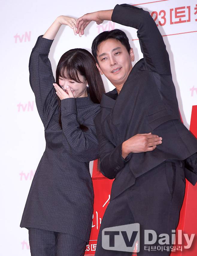 사랑은 외나무다리에서 정유미 주지훈 처음엔 눈만 봐도 무서웠다 Td현장