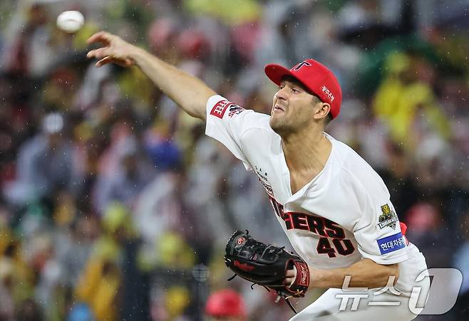 토종 다승 1위 Vs 탈삼진 1위 Vs Era 1위 투수 골든글러브 치열한 3파전 구도 우승 프리미엄이 변수