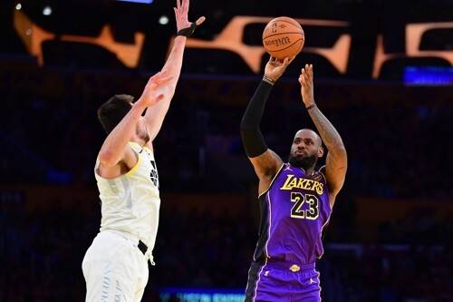 Nba ‘르브론·ad 52점 합작 크넥트 3점슛 9방 Lal 유타 제압하고 파죽의 6연승