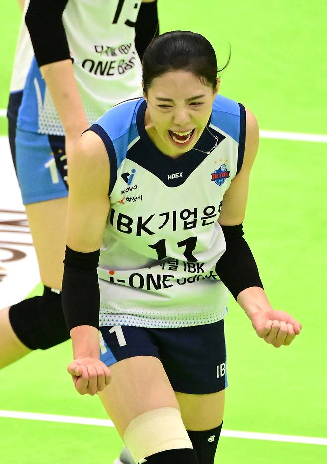 대어 낚았다 Ibk기업은행 신바람 5연승 현대건설 8연승 도전 저지
