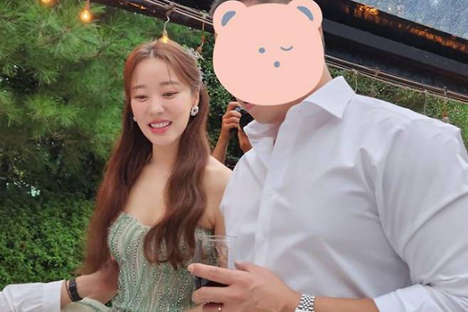 5살 연상 사업가와 공개 열애 2달 만에 초고속 결혼한 걸그룹 출신 여배우 뉴스에이드