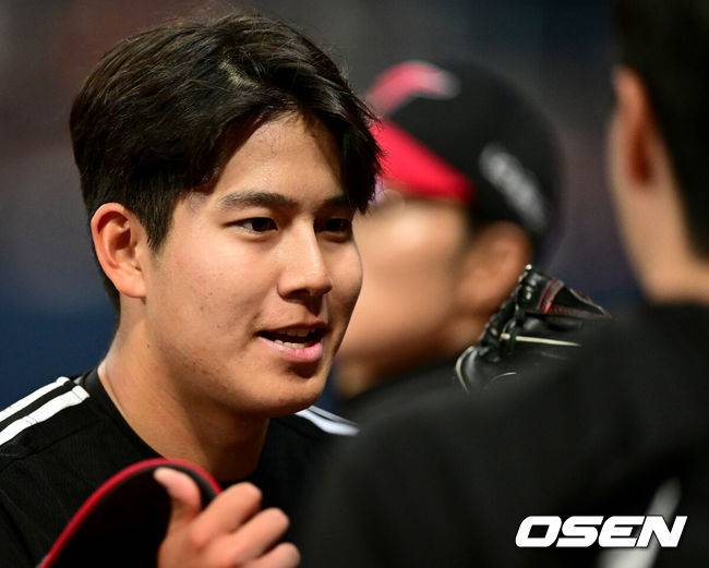 KIA로 떠난 LG 꽃미남 1순위…남은 꽃미남의 위로 “군대 가기 전에 밥 먹기로 했어요”