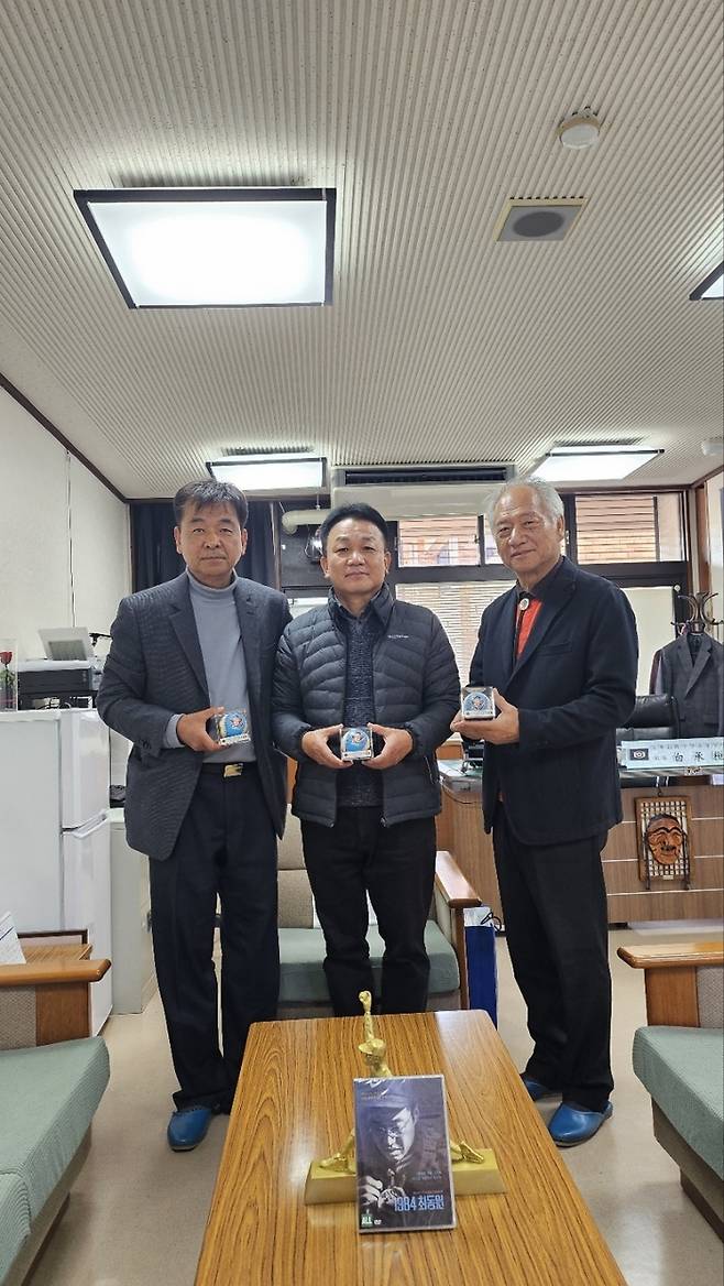 최동원기념사업회 ‘제5회 백송홀딩스 최동원 불굴의 영웅상 교토국제고에 전달