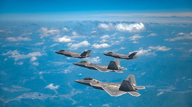 공군기지 노리는 北軍 스텔스기 F 35a 분산 배치 추진