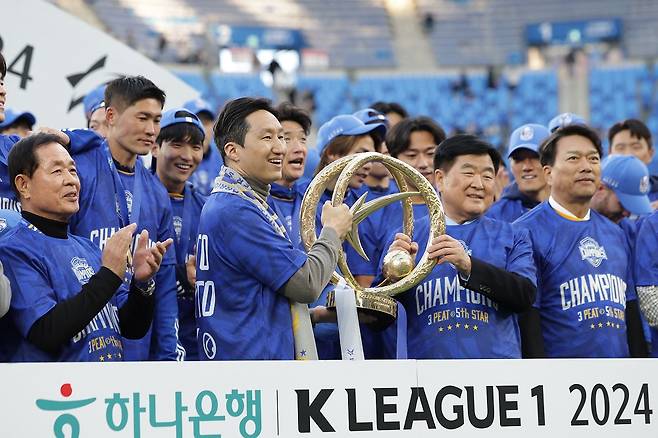 현장포커스 ‘별 다섯 개 울산 Hd 부회장님 앞에서 ‘35만 3615명 시즌 홈 최다 관중 또 경신