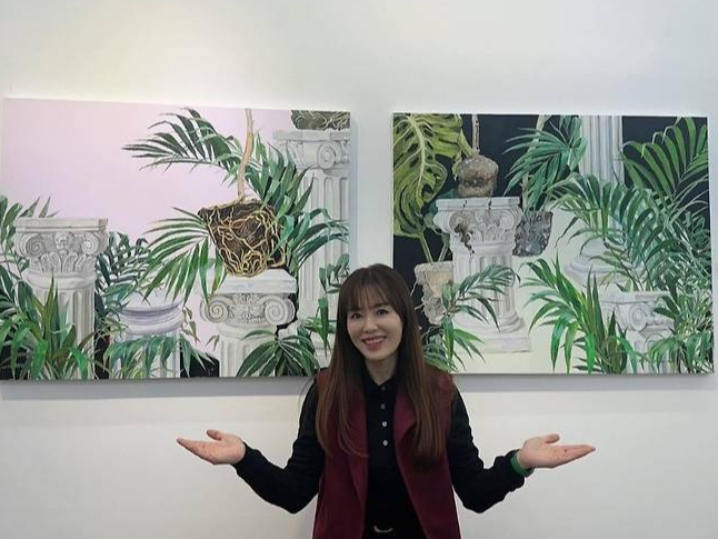 하희라 나이를 잊게 하는 미소 품격 있는 롱 베스트 드뮤어룩으로 시선 집중 스타와 라이프