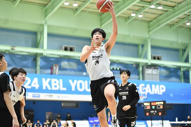 [KBL 엘리트 캠프] ‘2조 MVP’ 삼선중 신유범, 유재학 본부장의 평가는 “함지훈을 보는 것 같다”