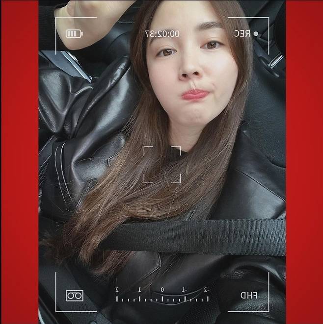 진아름 요즘 남궁민보다 더 핫 올블랙룩에 미니멀 메이크업이 대세 뷰티는 내운명