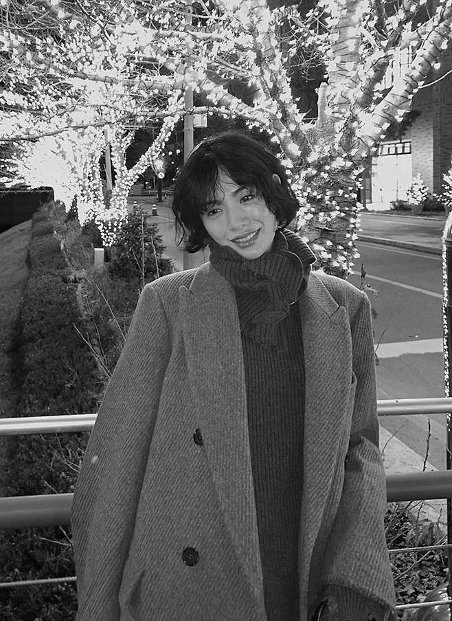 나나 눈 와도 코트 겨울 멋쟁이의 정석 터틀넥에 헤링본 코트 얼죽코룩 패션엔