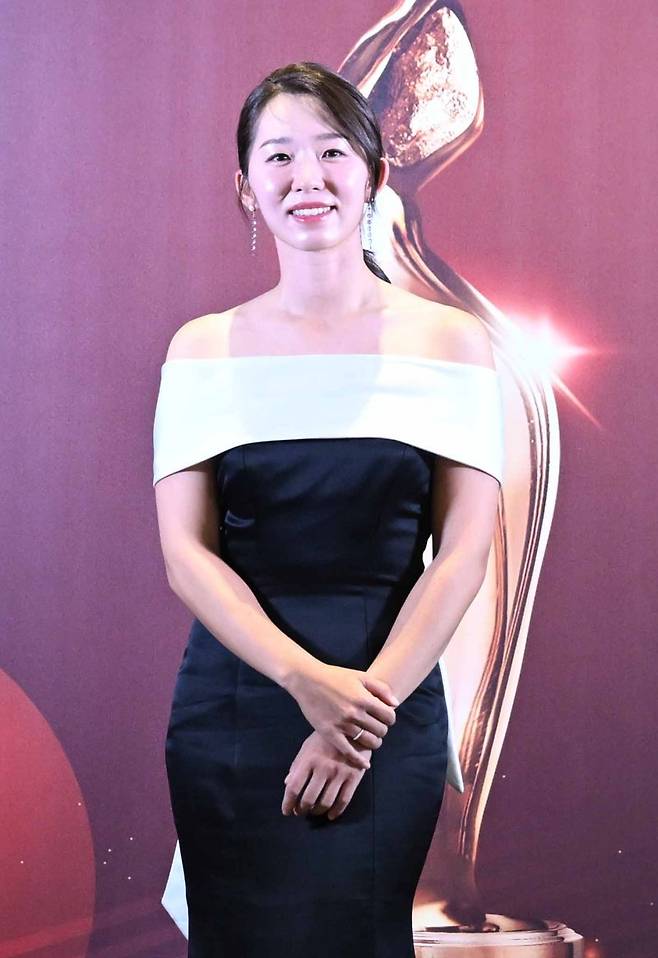 올해의 왕별은 윤이나 인기상은 돌격대장 황유민