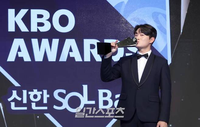 역시 화수분김택연 두산 역대 8번째 신인왕 어디 있든 응원해주신 팬들께 감사