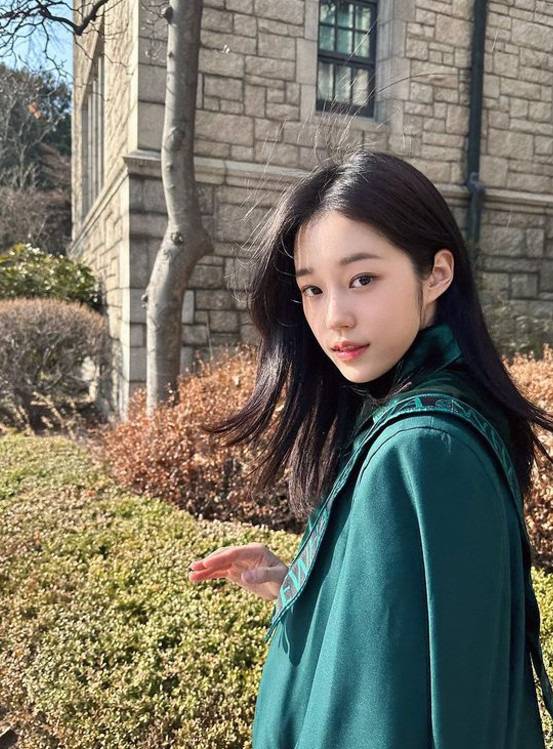 최근 해외서 화제모은 미모의 이화여대 졸업생 맥스무비