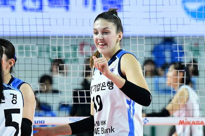 33억 통 큰 투자+명장의 탁월한 안목… IBK기업은행, 여자 프로배구 판도를 뒤흔든다