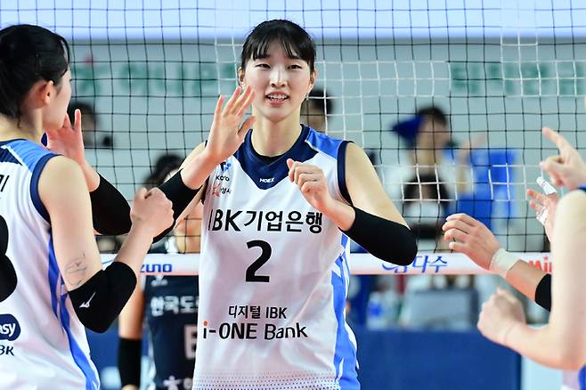 33억 통 큰 투자+명장의 탁월한 안목… IBK기업은행, 여자 프로배구 판도를 뒤흔든다