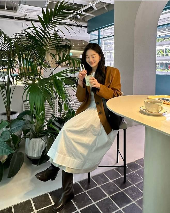 결혼♥4년 됐는데둘이서만 살아도 너무 좋아 웃음이 끊이질 않는다는 유명가수 와이프 뷰티는 내운명