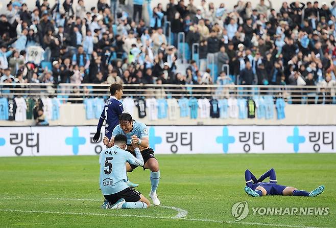 승격 실패 충남아산 김현석 감독 내년에는 K리그2 우승
