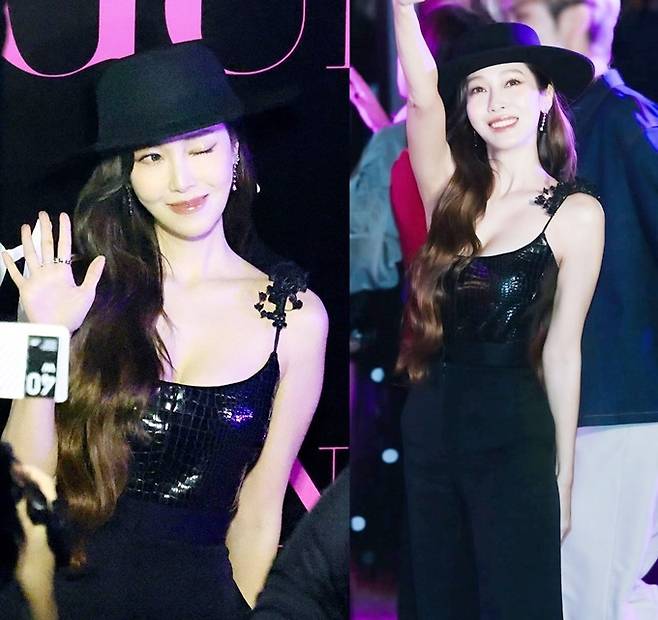 제시카 홍콩 홀린 매혹의 윙크 걸리시 시크미 레더 탱크톱 나들이룩 패션엔
