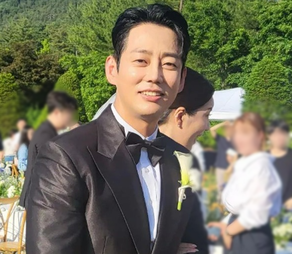 결혼식을 5분 만에 끝내버린 훈남 가수 삶은영화