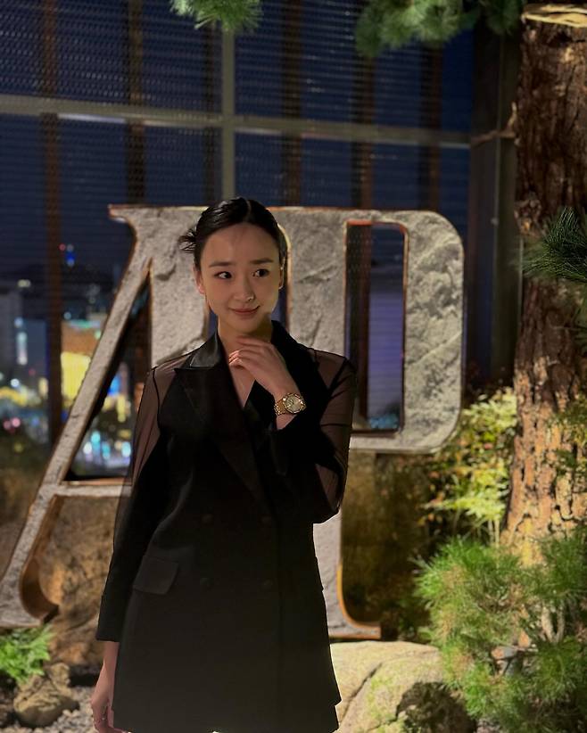 손연재 애엄마 맞아 블랙 원피스 입고 동안미모 뽐내 스타픽