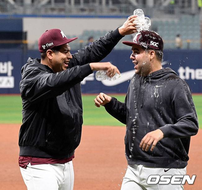 꼴찌팀 23승 합작→보류선수 제외→우승권 새 출발중남미 특급 듀오 내년 Kbo 폭격할까