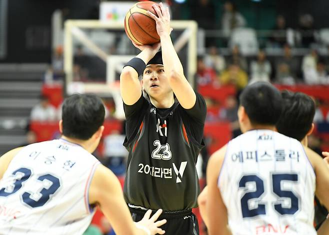 [BK 리뷰] ‘공격 리바운드 압도’ KT, KCC 상대 승리...2연승 달성