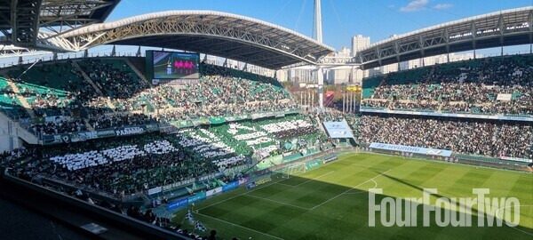 ‘필승 카드섹션 전북 선제골 헌납창단 30주년에 강등 위기