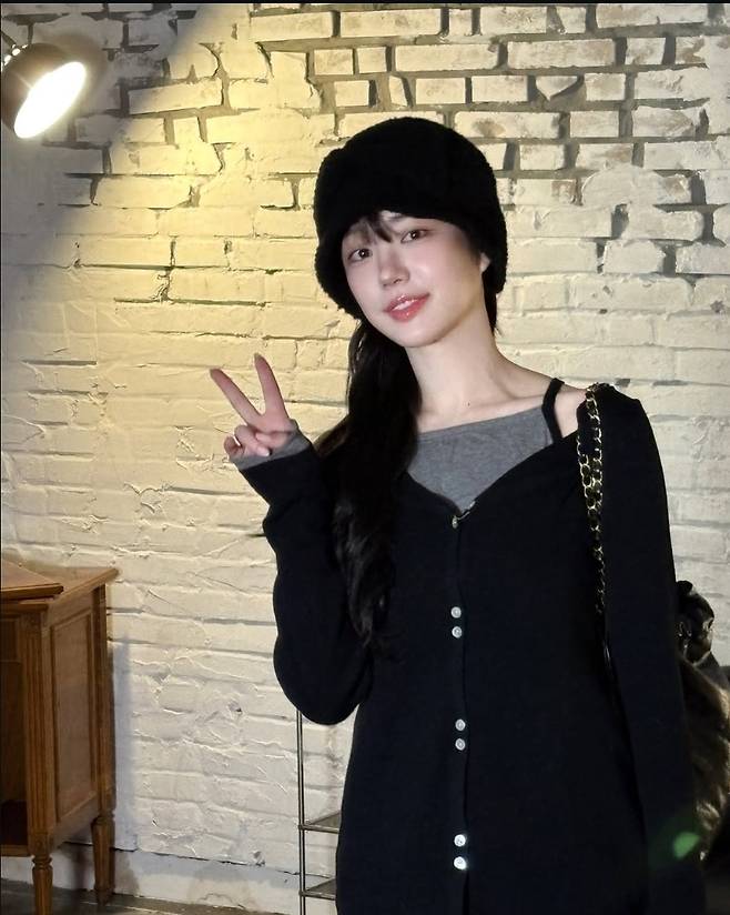 견미리 딸 이유비 무보정 맞아 마네킹 비율에 오프숄더로 눈부신 직각어깨 뽐내 뷰티는 내운명
