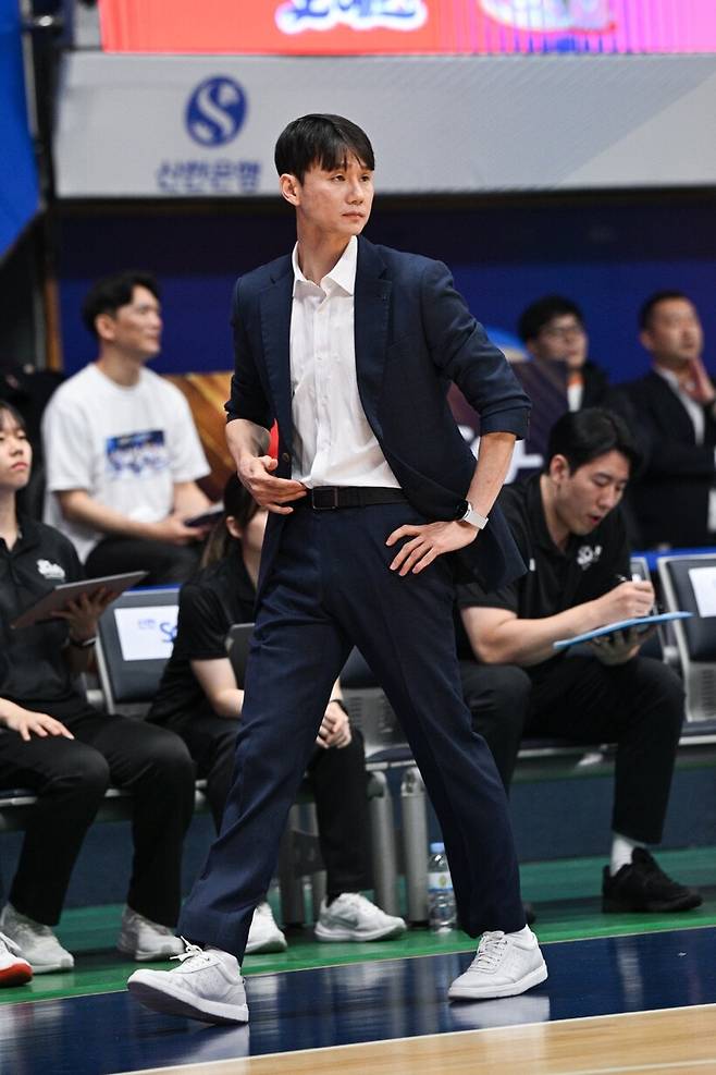 웜업터뷰 김진영 몸 상태 좋지 않아 당분간 결장” 김진영 결장 소식 전한 이시준 감독대행