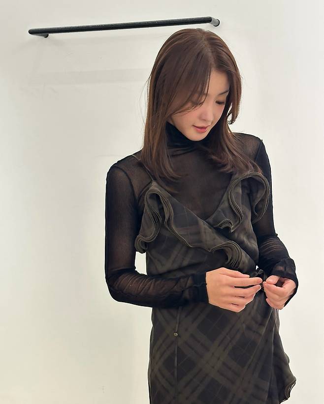 이시영 머리부터 발끝까지 버버리 코디로 고급미 스타픽