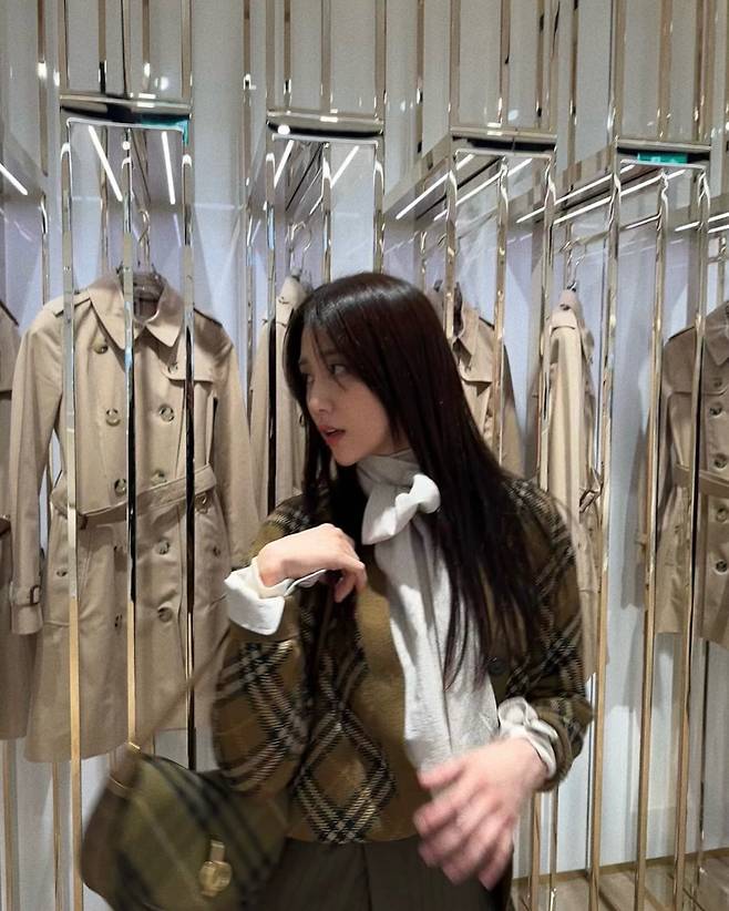 박하선 머리부터 발끝까지 버버리 입은 명품 여신님 스타픽