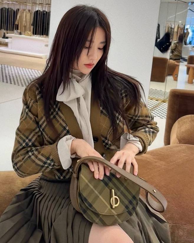 박하선 머리부터 발끝까지 버버리 입은 명품 여신님 스타픽