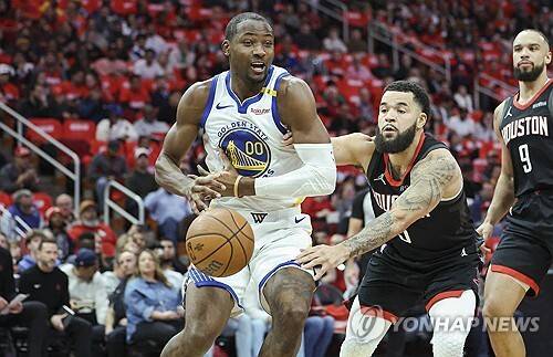 Nba ‘4쿼터 3분 동안 무득점 골든스테이트 센군 앞세운 휴스턴에 충격의 역전패