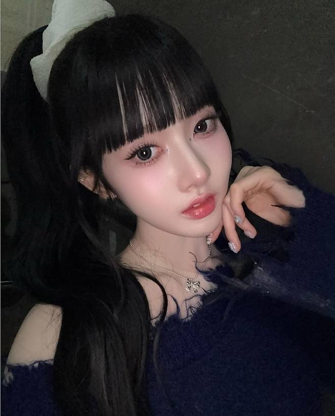 ‘박남정 딸 시은 아빠도 놀랄 대담 패션 크롭 원숄더와 줄무늬 미니스커트룩 스타와 라이프