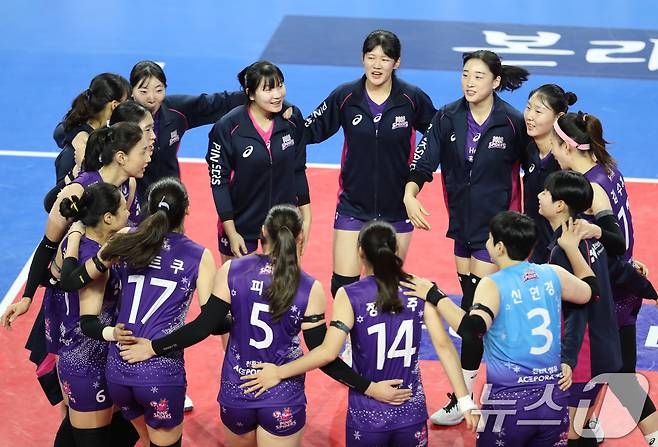 흥국생명 구단 최다 14연승김연경은 5000득점 달성종합