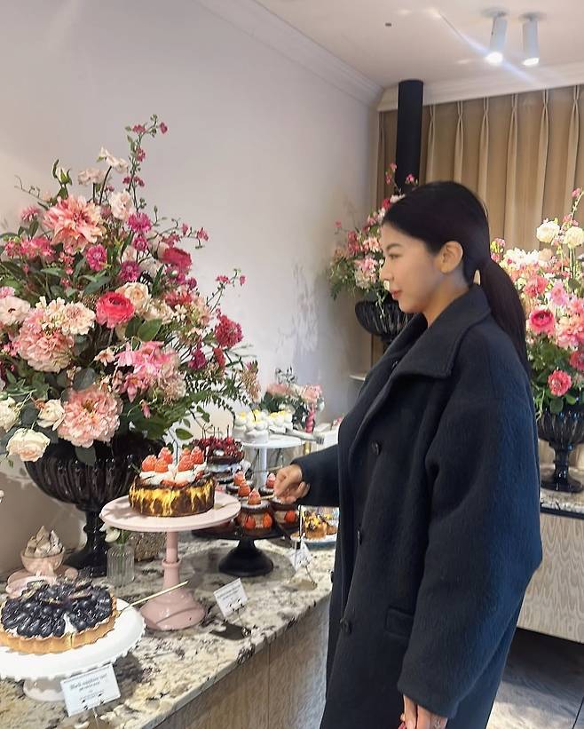줄리엔강♥ 제이제이 딱붙핏 원피스 입고 당당한 외출 뷰티는 내운명