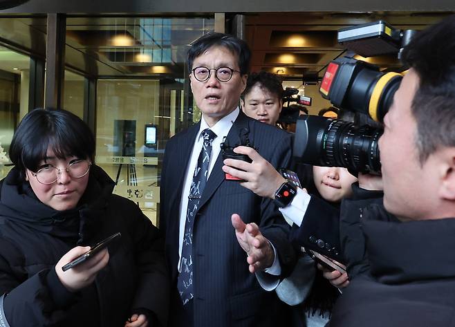 이창용 한국은행 총재 계엄 발표 딥페이크인 줄 알았다