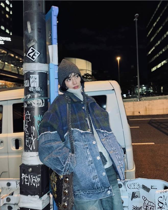 나나 일본 홀린 보헤미안 잇걸 빈티지 터틀넥 데님 온 데님룩 뷰티는 내운명