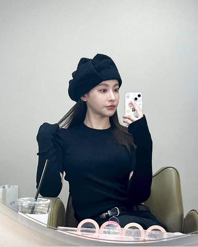 오연서 베레모 쓴 요정 비주얼 한파에 꽁꽁 싸맨 롱패딩 패션 뷰티는 내운명