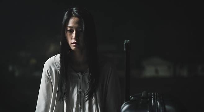 2시간 특수분장이 필요했던 배우·수천 개의 전구로 빚어낸 미스터리 알려줌 Alzi Media