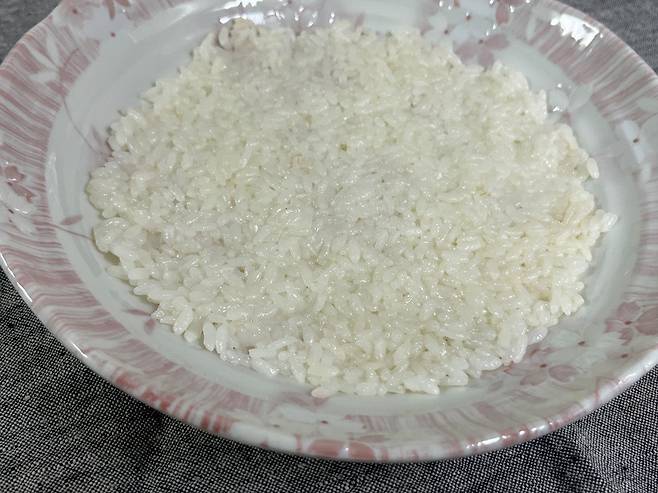 식은 밥은 전자레인지에 넣으세요 맛있는 간식이 완성됩니다 텐꿀팁