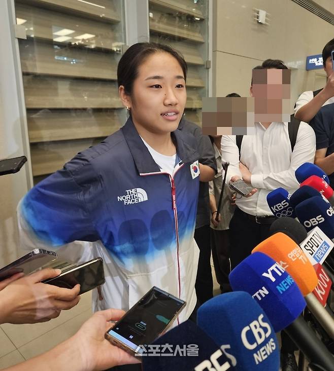 스포츠계 개혁 등불 밝힌 안세영의 ‘한마디 기자들이 선정한 ‘올해의 스포츠 10대뉴스 당당 1위